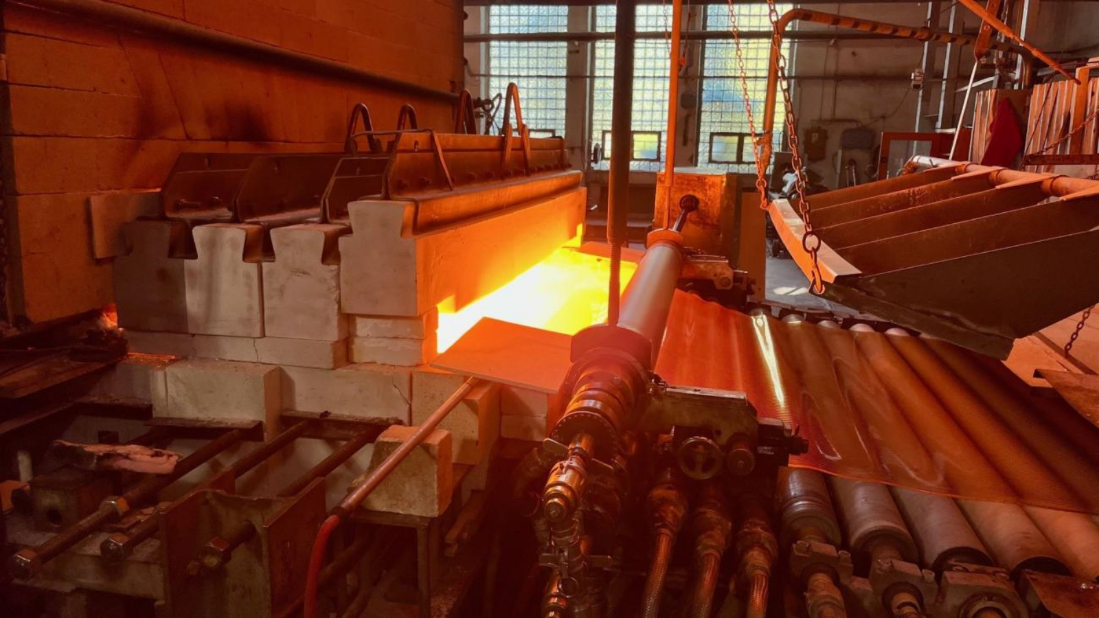 DECARBONIZATION OF FLAT GLASS MANUFACTURING | Saint-Gobain Glass