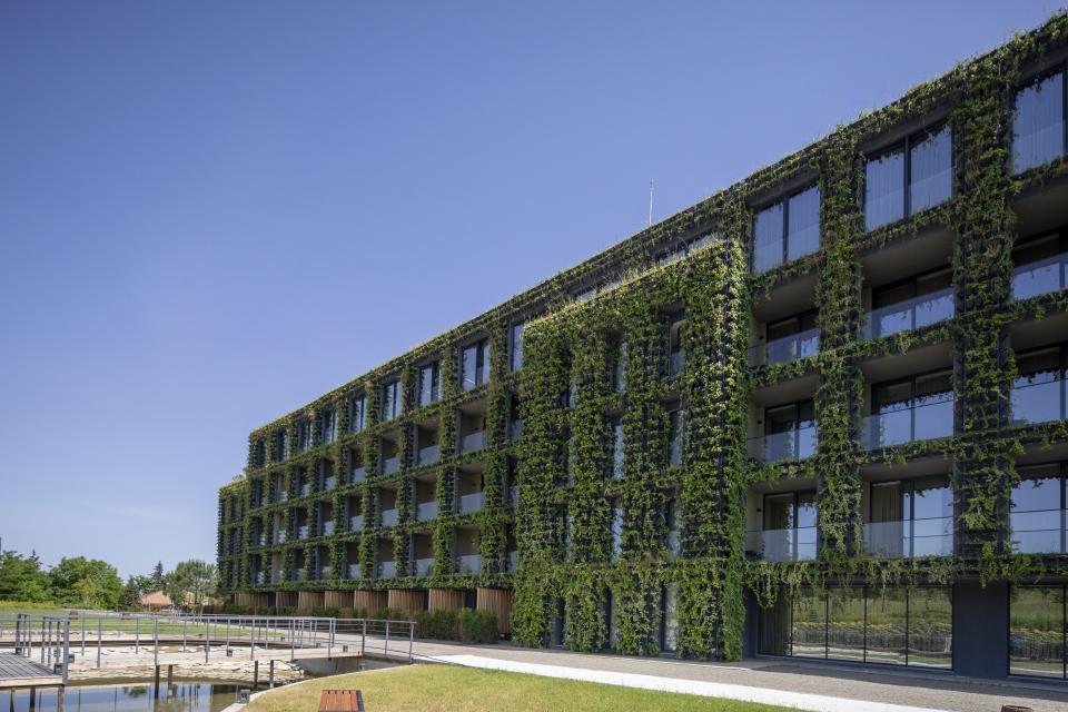 RADISSON TSINANDALI - Tsinandali Village, Georgia | Saint-Gobain Glass