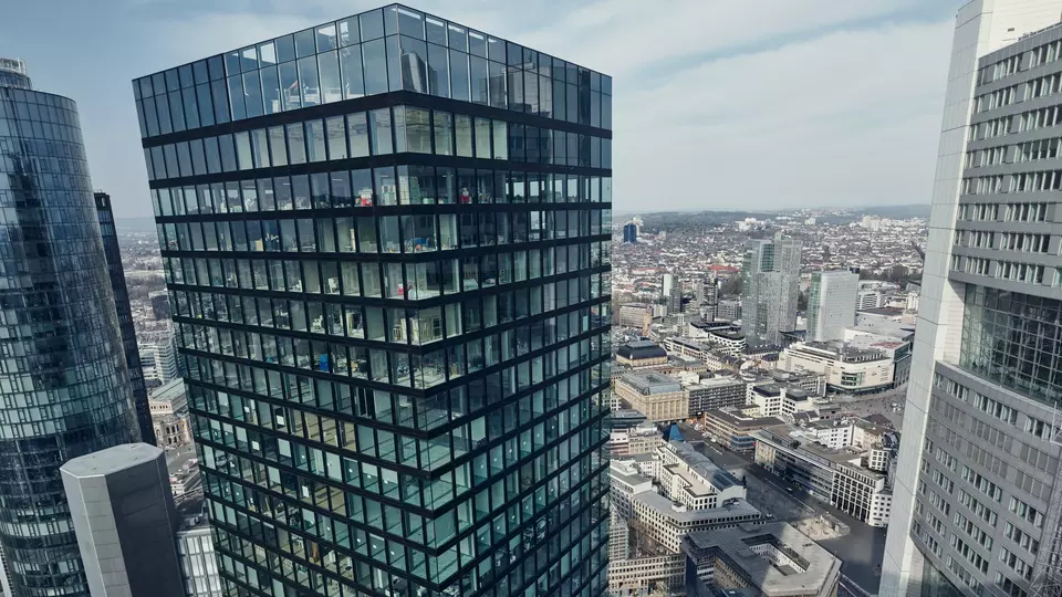 OMNITURM - Frankfurt, Germany | Saint-Gobain Glass